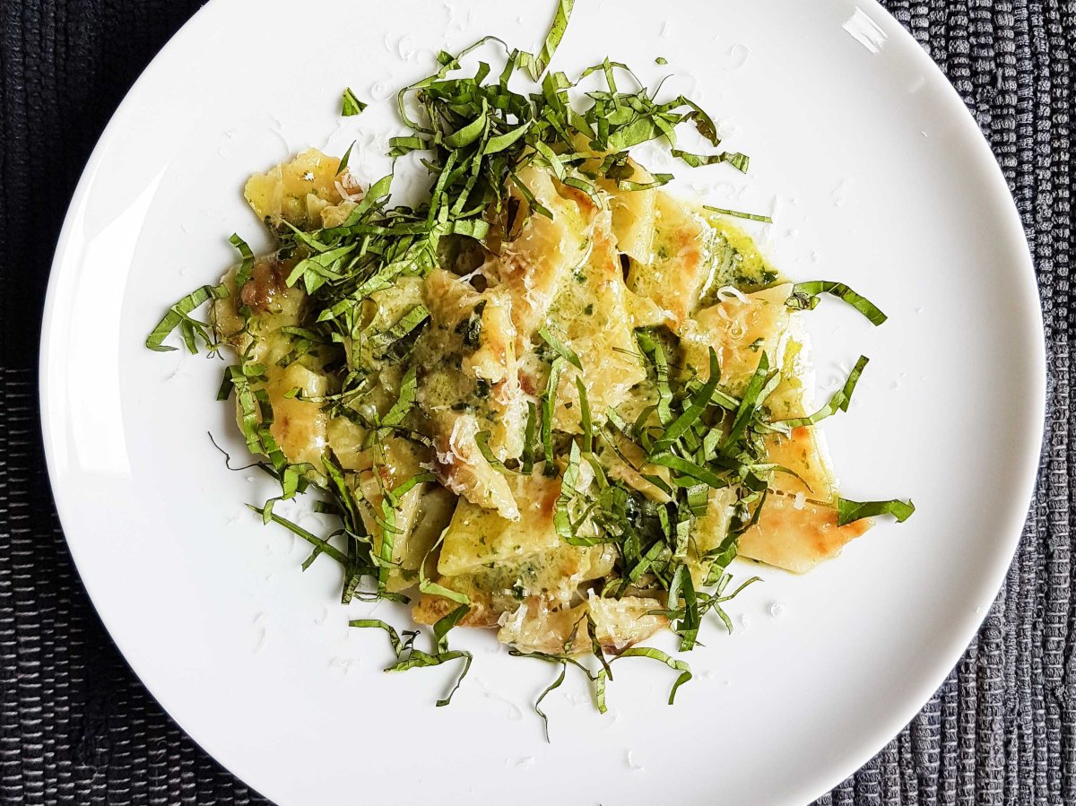 Testaroli mit Basilikum und Parmesan | lamiacucina